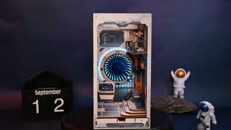 Sci-fi Alien Hub Book Nook Miniature Dollhouse - CraftDIYKit